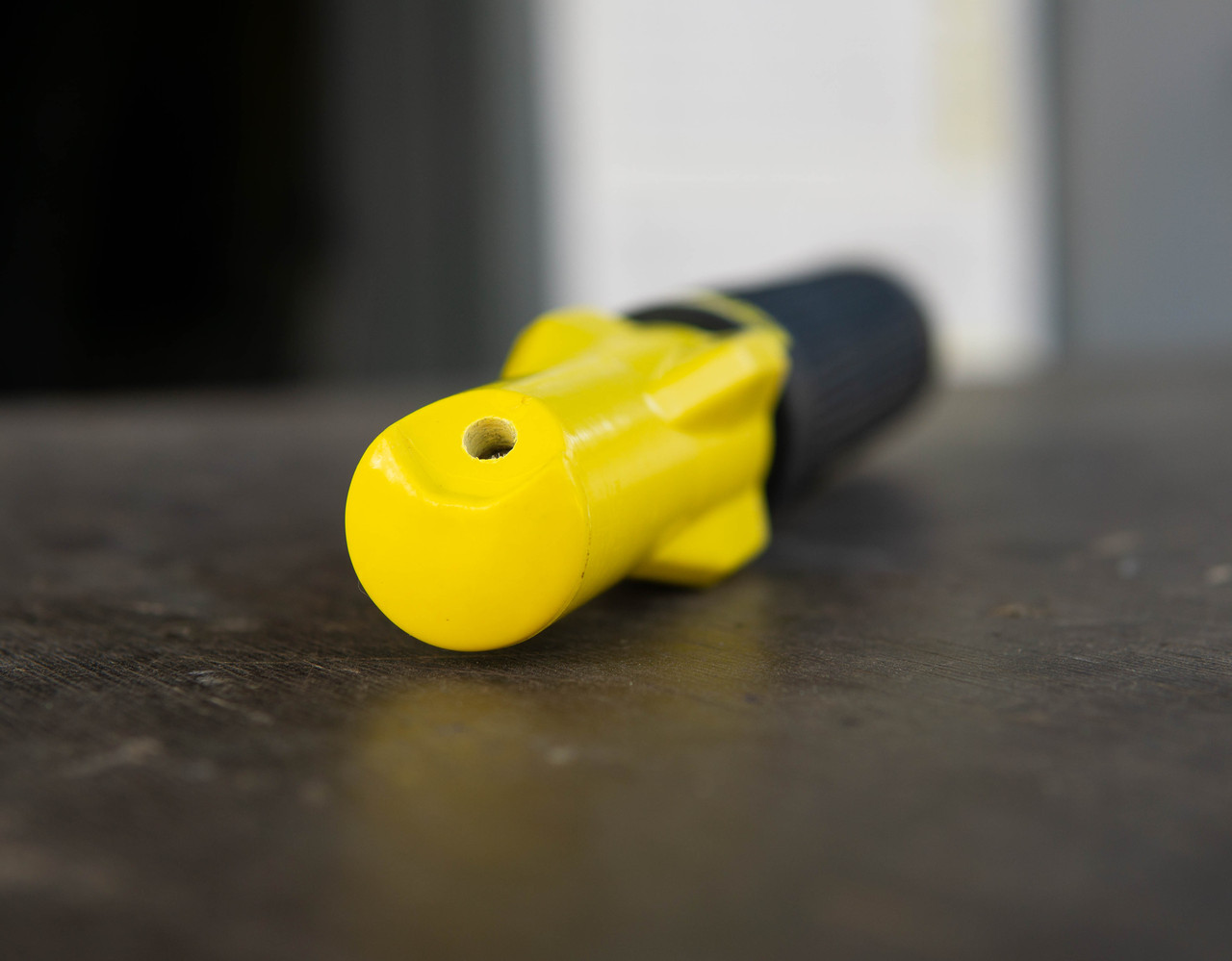 Электрододержатель ESAB HANDY 200 винтовой в каталоге интернет-магазина ...